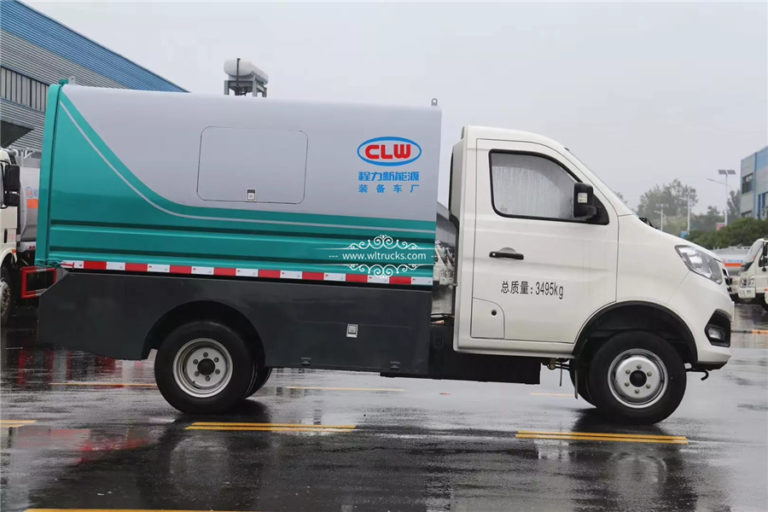 Dongfeng small electric sealed garbage truck
