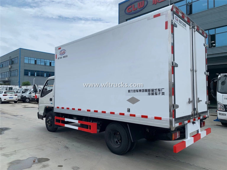 3 ton JMC Shunda Wide Body van box refrigerator truck