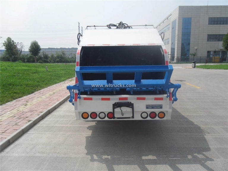 Dongfeng 5 tons rear loading garbage compactor truck