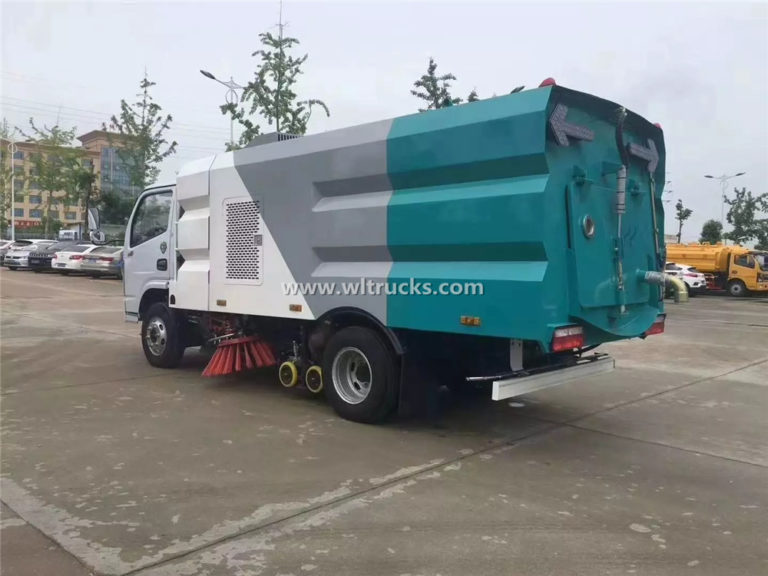 Dongfeng small 5 tons cleaning and sweeping truck
