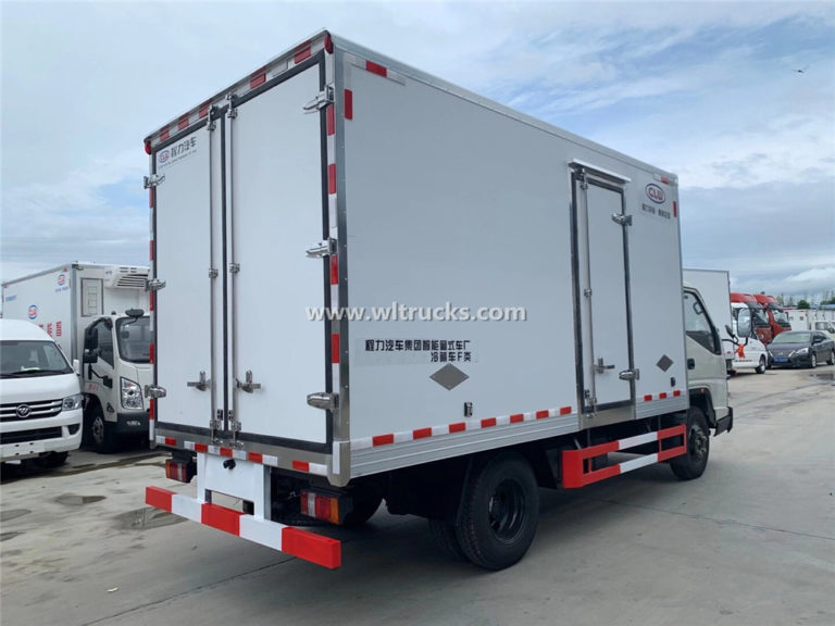 3 ton JMC Shunda Wide Body van box refrigerator truck