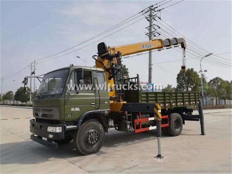 Rhd Dongfeng 4X4 off-Road 6 ton Telescopic Boom Truck Mounted Crane