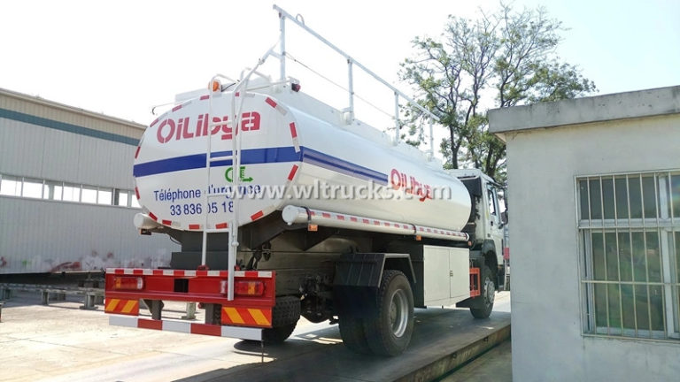 HOWO 16000 Liters Mobile Oil Tank Refuel Truck