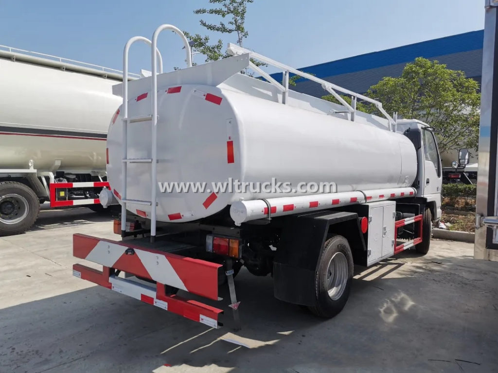 Isuzu 8000L Fuel Oil Refueling Truck