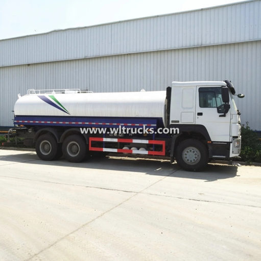 10 wheels Sinotruk Howo 6000 gallon Water Clean truck