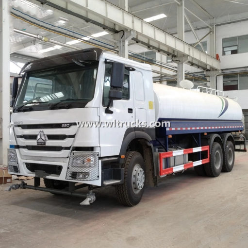10 wheels Sinotruk Howo 6000 gallon Water Clean truck
