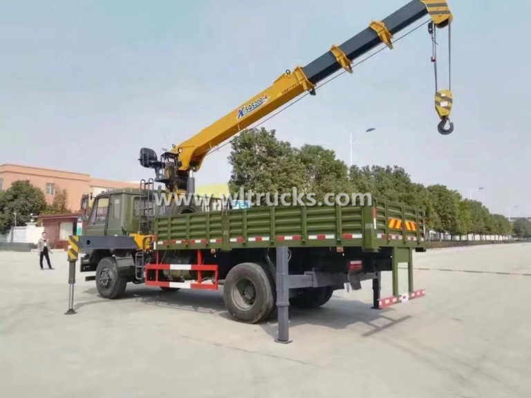 Rhd Dongfeng 4X4 off-Road 6 ton Telescopic Boom Truck Mounted Crane