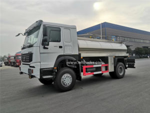 4X4 HOWO 10m3 stainless steel water tanker