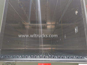 Dongfeng 6x6 refrigerator freezer truck
