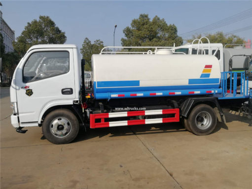 Dongfeng 5000 liter water tank truck