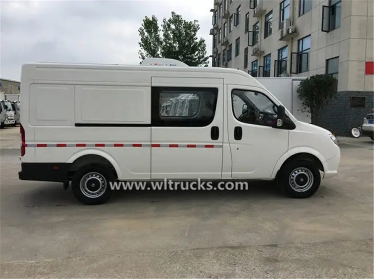 Dongfeng Mnibus 2 ton cold storage van