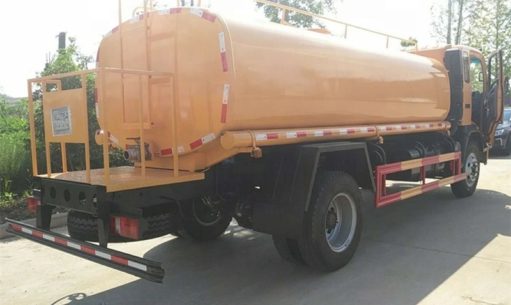 Howo 3000 gallon water tank truck