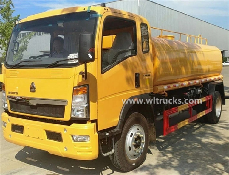 Howo 3000 gallon water tank truck