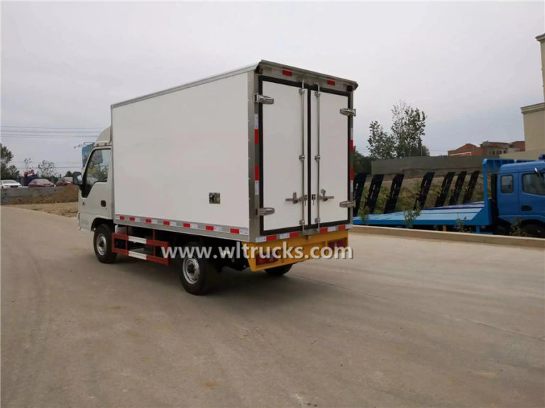 JAC gasoline 2 ton freezer refrigerated truck