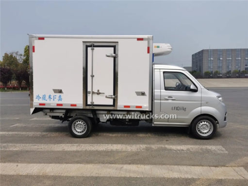 Jinbei mini reefer box truck