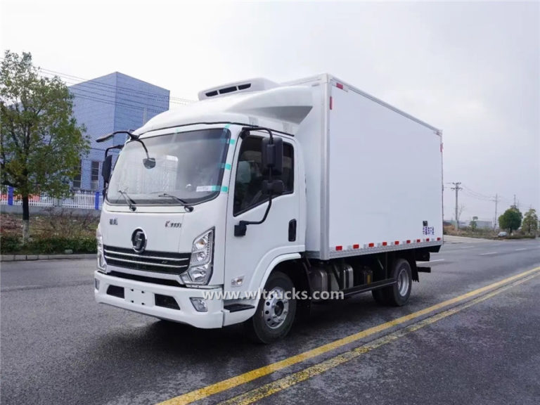 Shacman Delong K3000 meat transport refrigerated truck